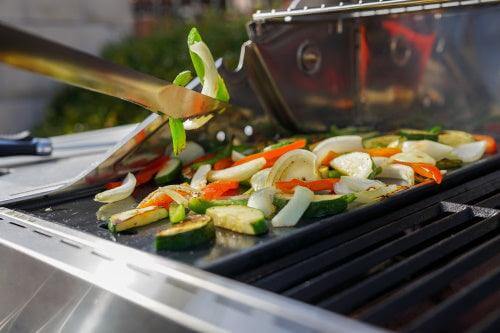 Master Grilling with 96333 Cast Iron Plate – Monument Grills